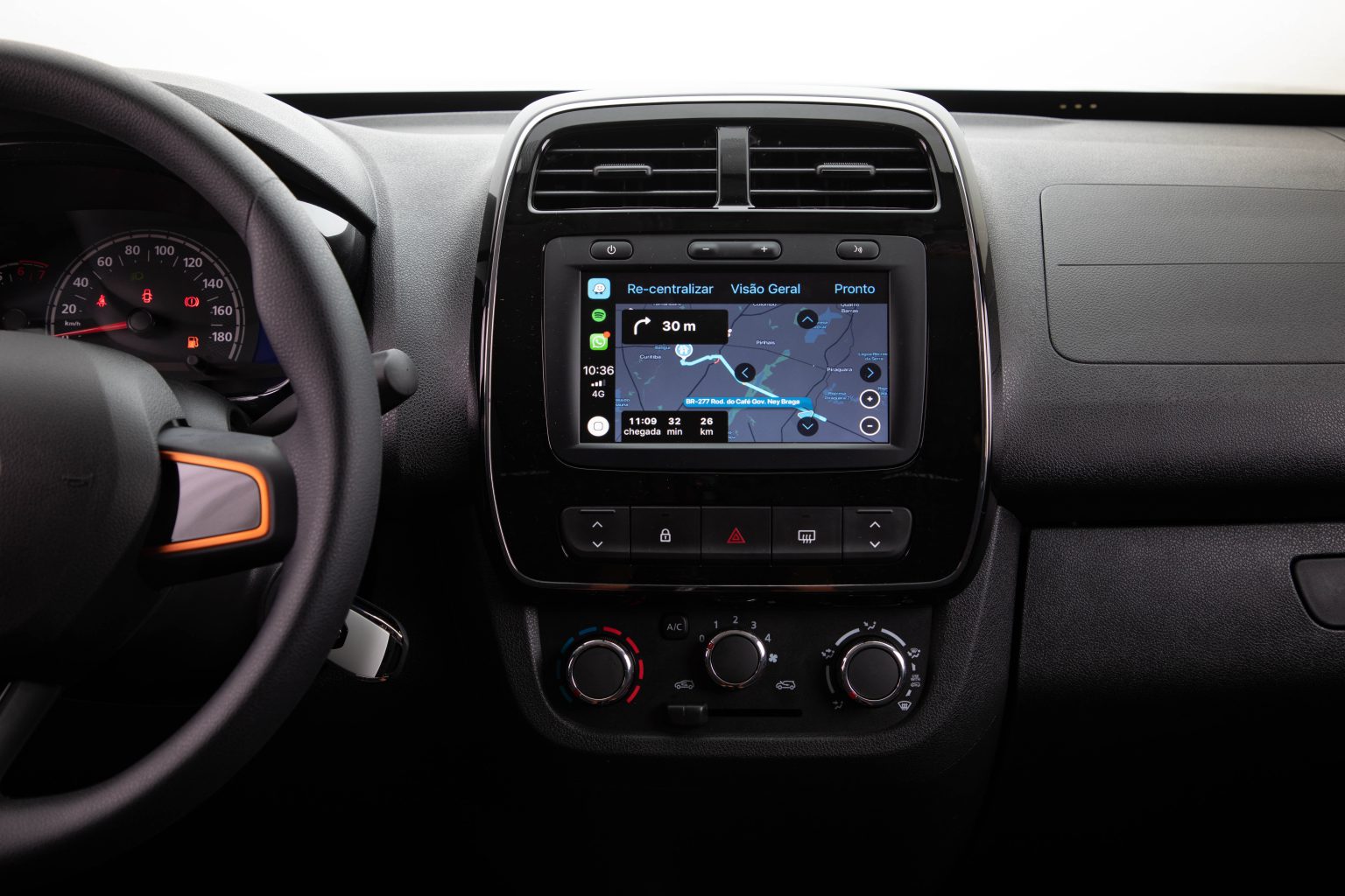 Painel do Kwid: como é o interior do compacto da Renault