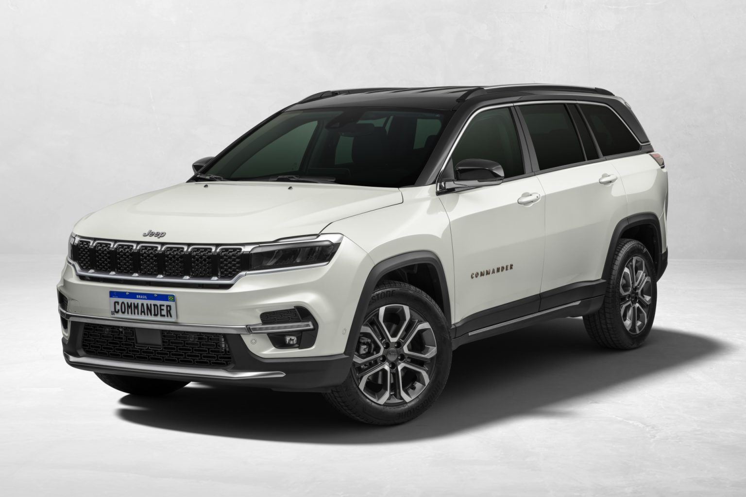 Porta-malas Jeep Commander: qual é a capacidade do SUV?
